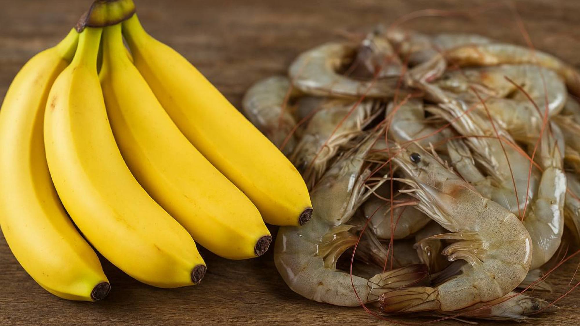 Ecuador retoma exportaciones de camarón y banano a Brasil tras ...