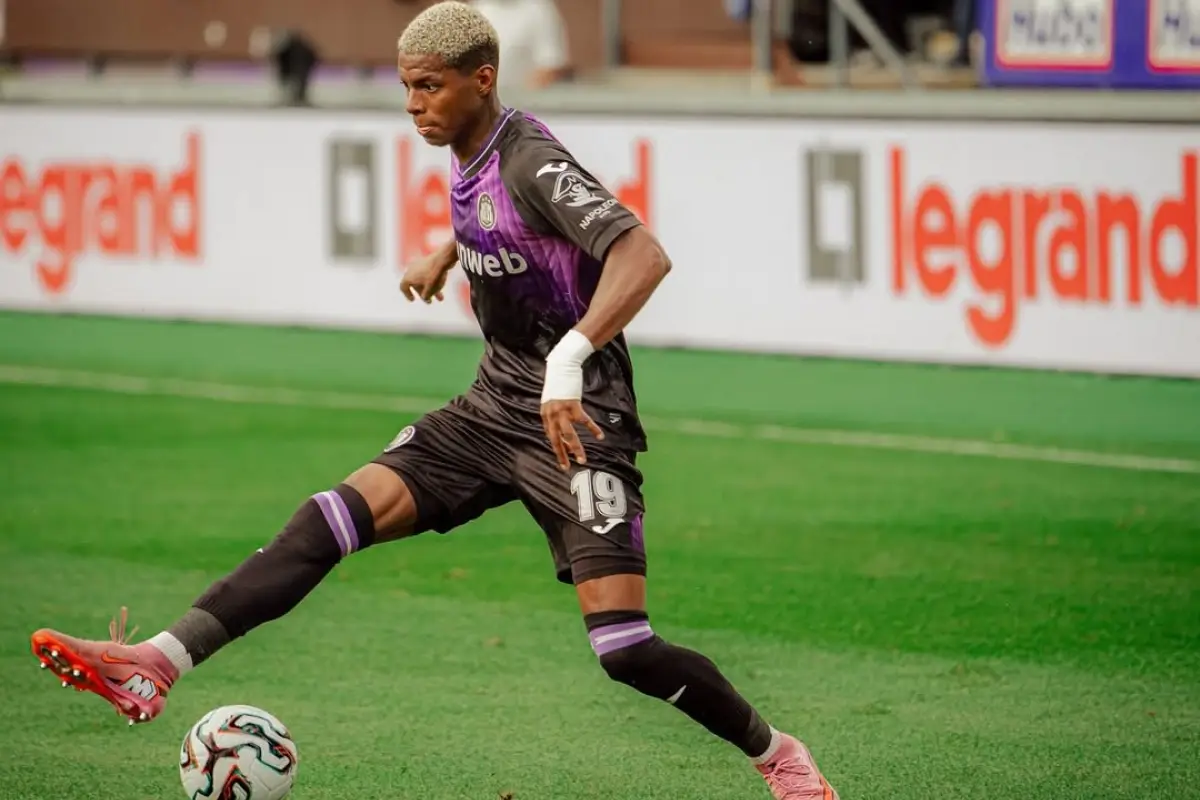 Nilson Angulo extiende su vínculo con el Anderlecht