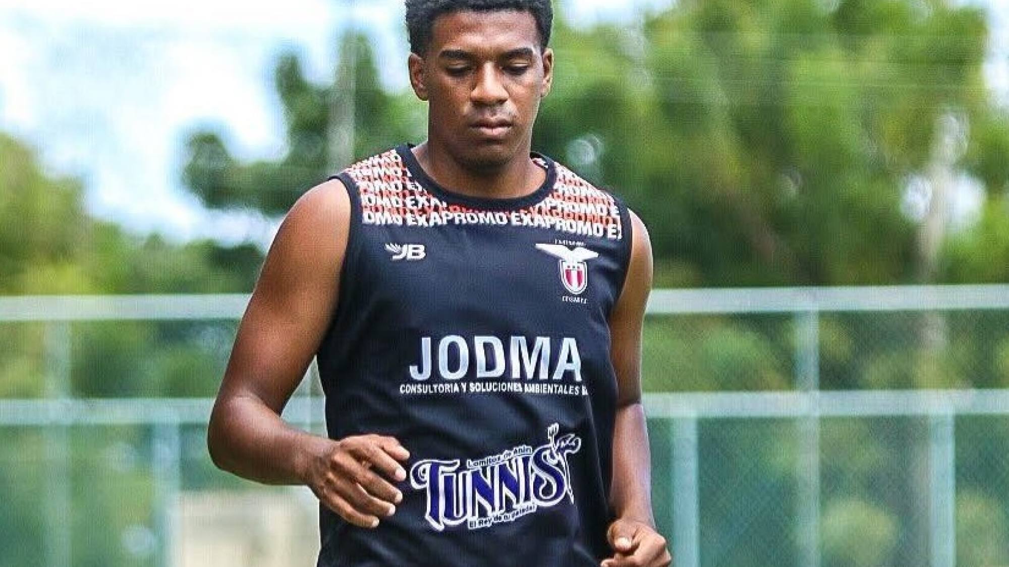 Michael Valencia cumplió un único entrenamiento con Exapromo
