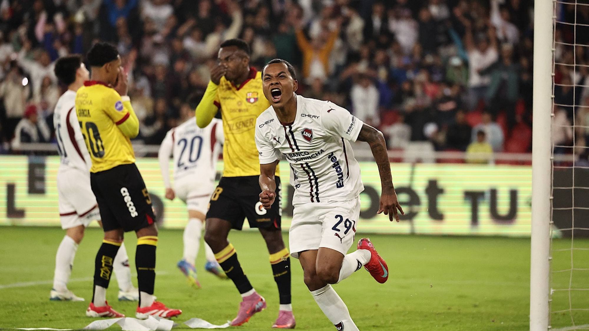 Liga de Quito derrota a Barcelona SC 3-0