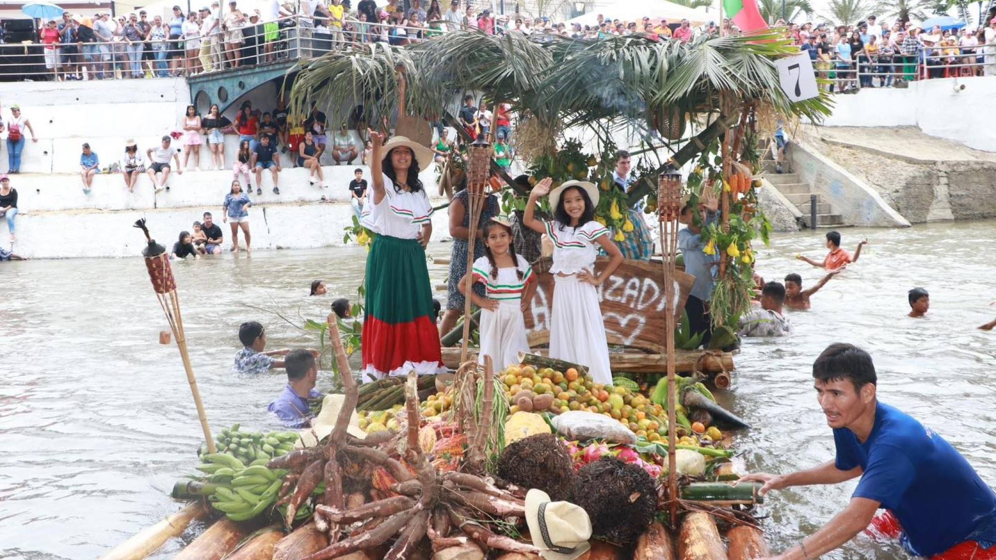 Tradición, cultura y turismo se unen en el Festival de los Balseros en ...