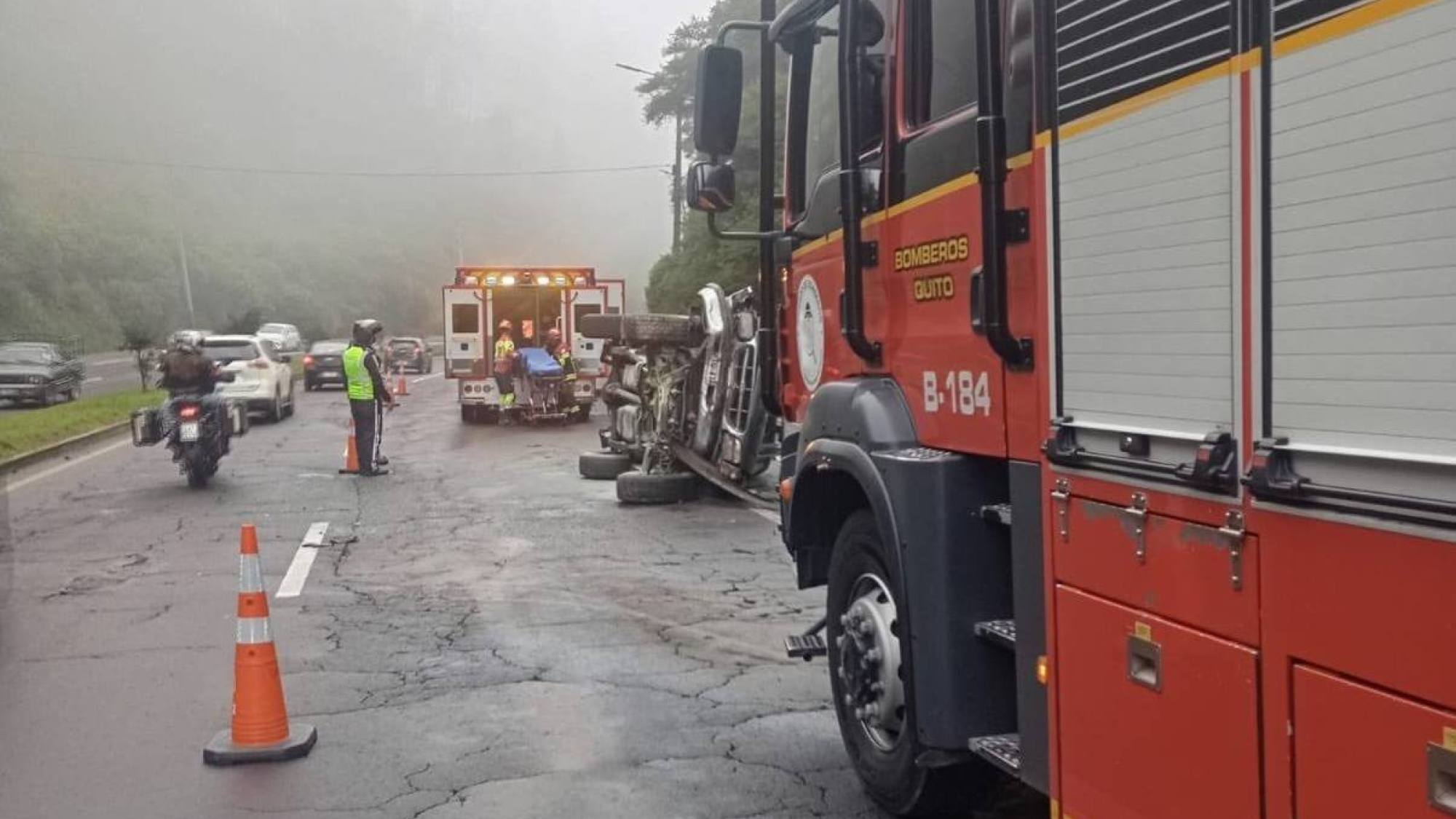 Accidente grave en la avenida Simón Bolívar causa caos vial