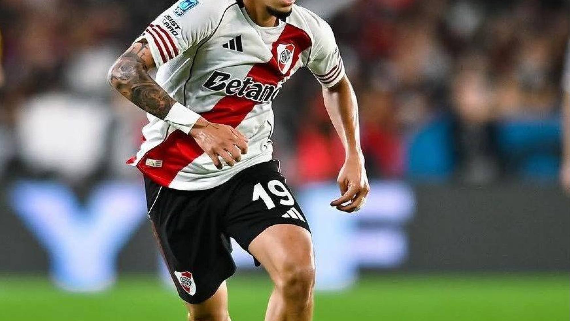 Kendry Páez brilla en River Plate: Chelsea lo destaca