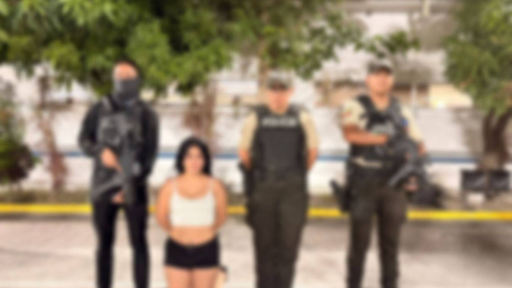 Mujer Arrestada en Manta por Presunta Extorsión
