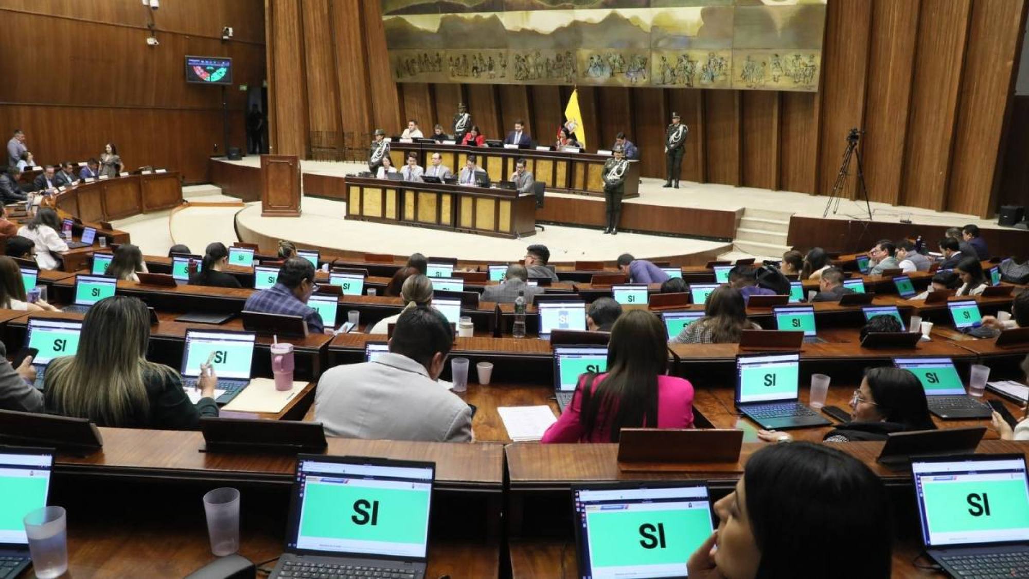 El CAL califica 14 nuevos proyectos de ley en Ecuador