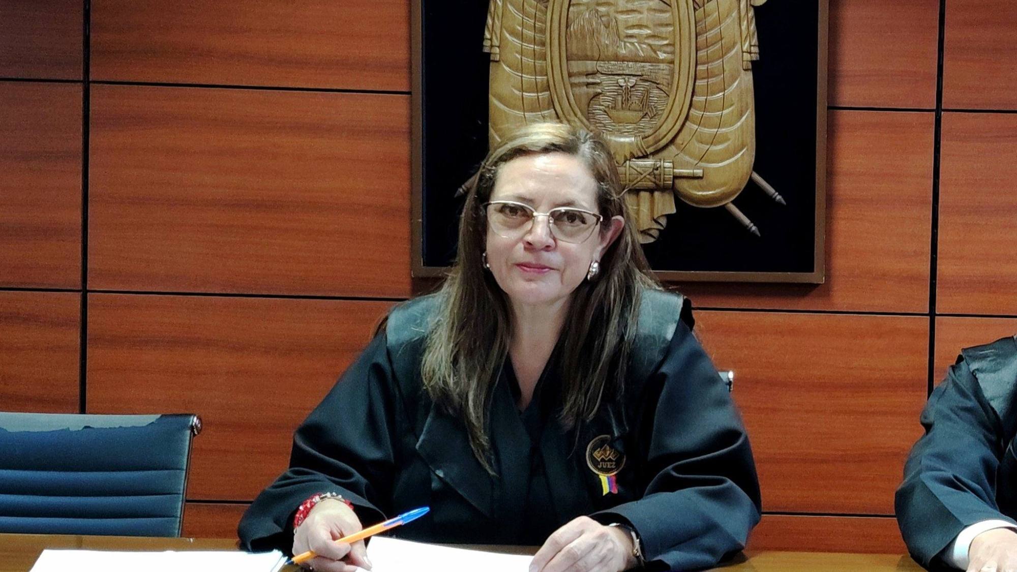 Daniella Camacho lidera concurso para Fiscal General